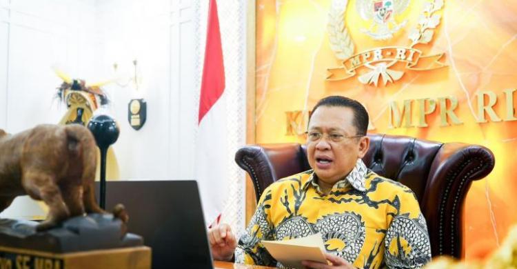 UNPERBA Luluskan 110 Sarjana di Wisuda 2024, Bamsoet Bangga