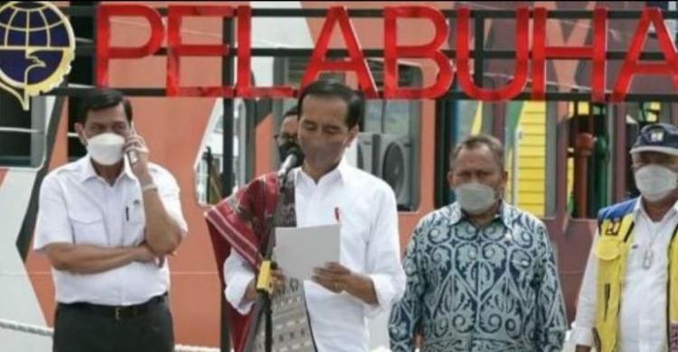 Video Pak Luhut Di Sumut Viral Menteri Telponan Saat Presiden Pidato ...