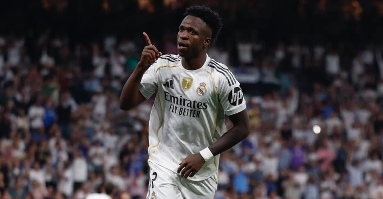 Vinicius Dua Gol, Madrid Tumbangkan Villarreal 3-1