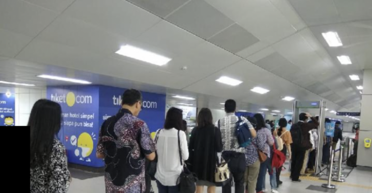 Warga Serbu Mall Dan Tempat Wisata Mantap, Penumpang MRT Tembus 47.047 ...