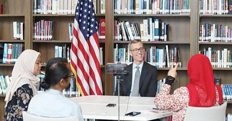 Wawancara Eksklusif Ryan Taugher: Kerja Sama Biosecurity Indonesia-AS