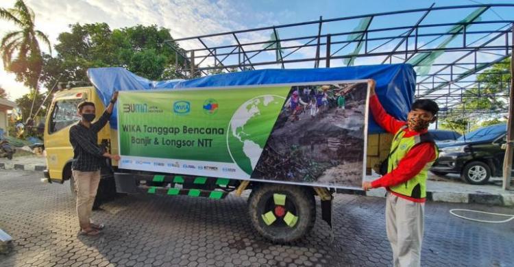 WIKA Gercep Bantu Korban Bencana Alam NTT
