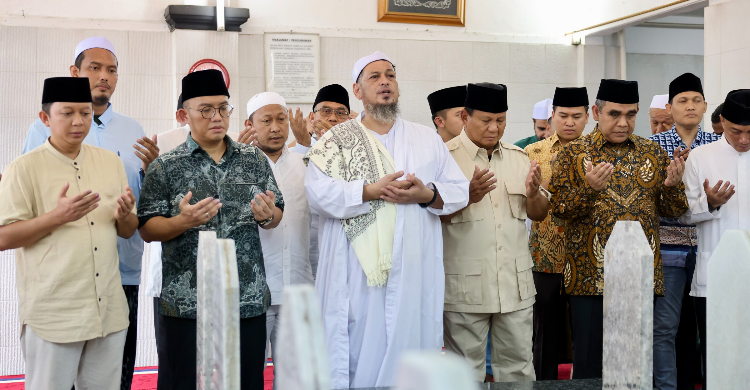 Ziarah ke Habib Ali Kwitang, Prabowo Minta Doa Agar Pekerjaan Kita Baik ke Depan