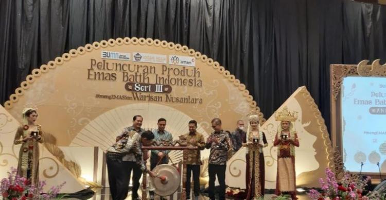 ANTAM Luncurkan Emas Batik Indonesia Seri III - Hal.2