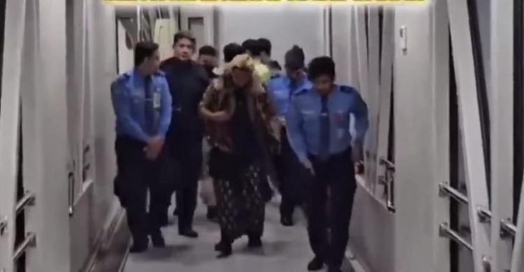 AP II Pecat 3 Petugas Avsec Bandara Soetta, Yang Kawal Bahar Smith AP II Pecat 3 Petugas Avsec Bandara Soetta, Yang Kawal Bahar Smith