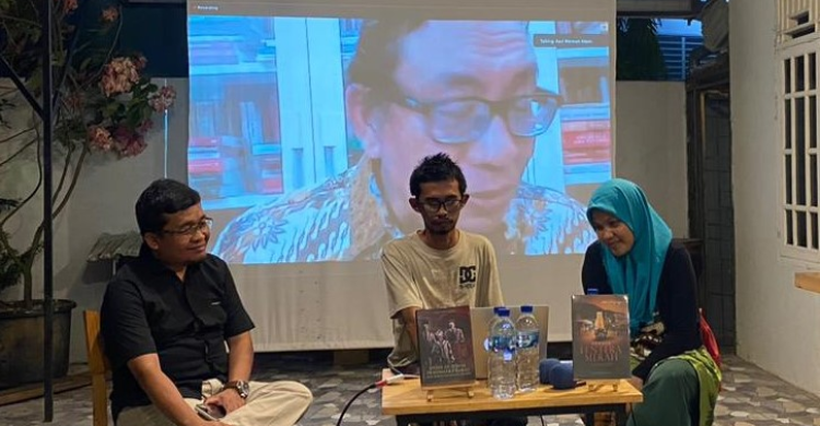 Asvi Warman Adam Rehab Rumah dan Makam Haji Datuk Batuah!