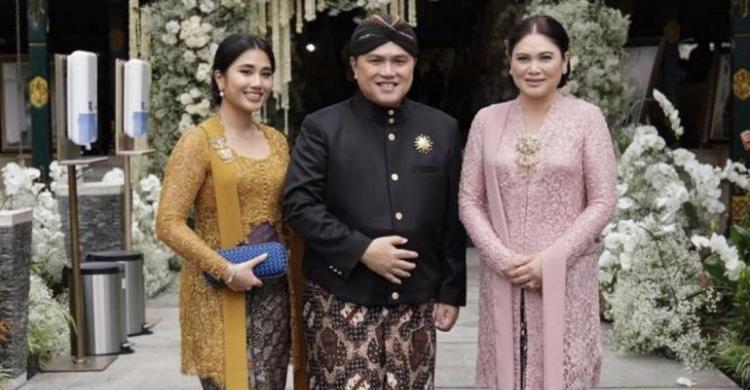 Bagikan Foto Keluarga Di Akad Nikah Kaesang-Erina Erick: Yang Paling ...