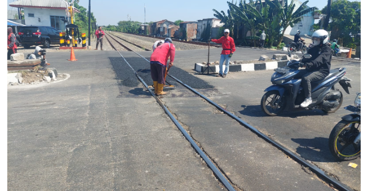 Maut Masih Mengintai di Perlintasan Sebidang