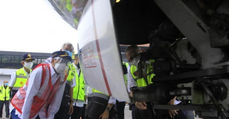 Cek Laik Udara, BKS Tinjau Pelaksanaan Ramp Check Pesawat Di Bandara ...