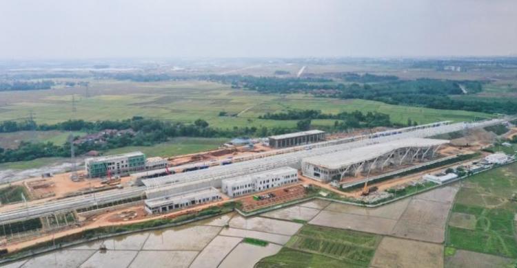 Hadirkan Stasiun Kereta Api Cepat di Karawang, KCIC Terima Penghargaan