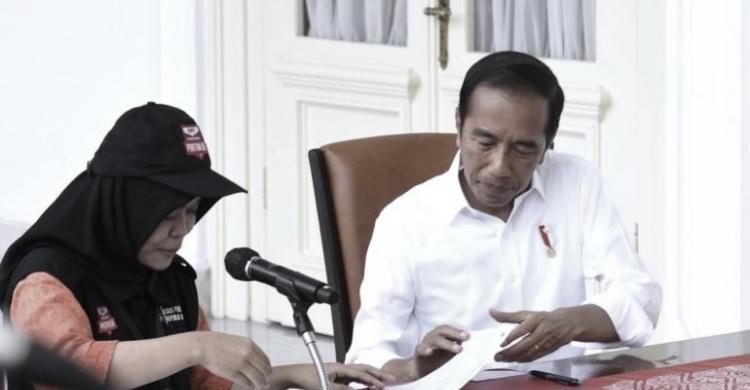 Jokowi Sudah Ikut Coklit, Stikernya Ditempel Di Pintu Istana Negara