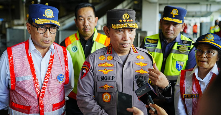 Kapolri Cek Kesiapan Pesawat Dan Jalur Bagasi Di Bandara Soetta