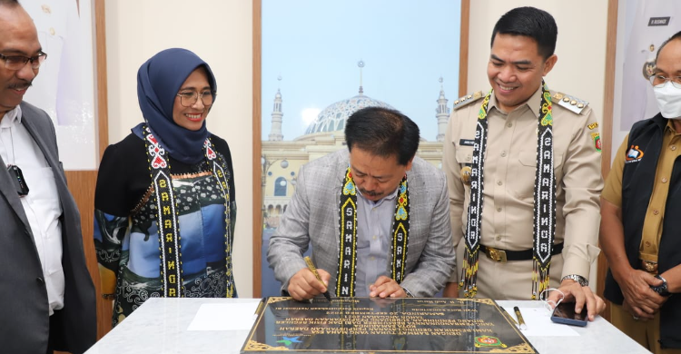 Kepala Perpusnas Resmikan Gedung Perpustakaan Kota Samarinda