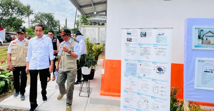 Lagi Jokowi Kunjungi Korban Gempa Cianjur Ingat Duit Bantuan Buat