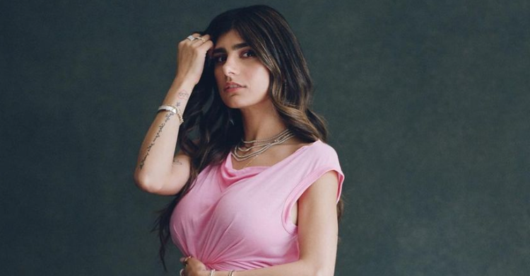 Mia Khalifa, Minta Pecandu Film Porno Tobat