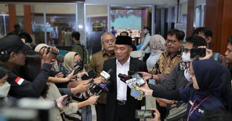 Raker Dengan DPR Plt Menpora: Piala Dunia Di Indonesia Tetap Junjung Konstitusi Negara