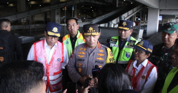 Tinjau Bandara Soetta Bareng Kapolri, Menhub: H-3, Jumlah Pergerakan Pesawat Meningkat Tajam