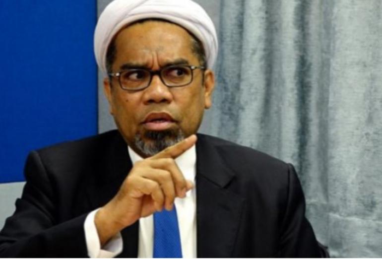 Akun Twitternya Me-Retweet Bokep, Ngabalin Cuci Tangan