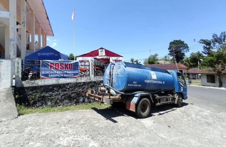 Banjir Bandang NTT, Mensos Salurkan Bantuan Rp 644 Juta Untuk Warga Nagekeo