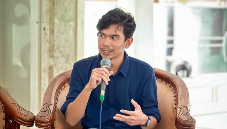 Berpuisi di Puing-Puing Menara Babel