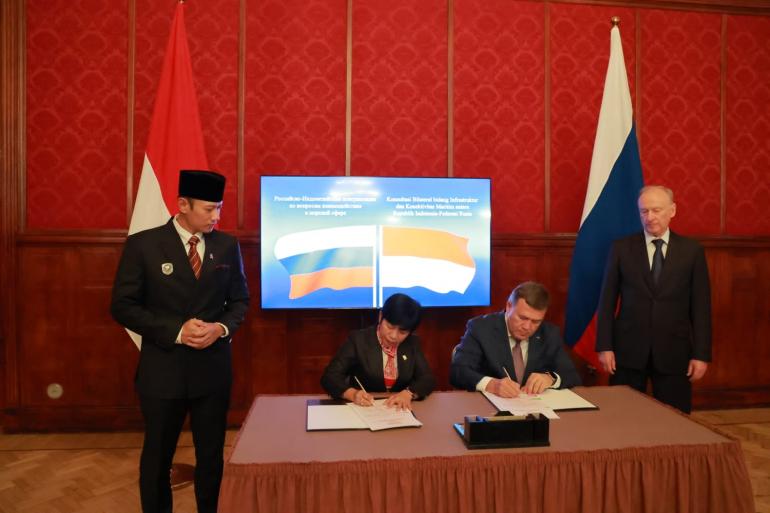 Bertemu Dewan Maritim Rusia, AHY Bawa Pulang Proyek PLTN Terapung-Kapal ...