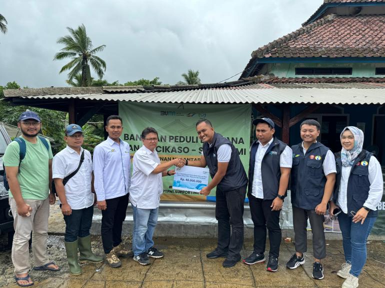 BUMN Muda Perkebunan Salurkan Bantuan Bagi Korban Banjir Cikaso