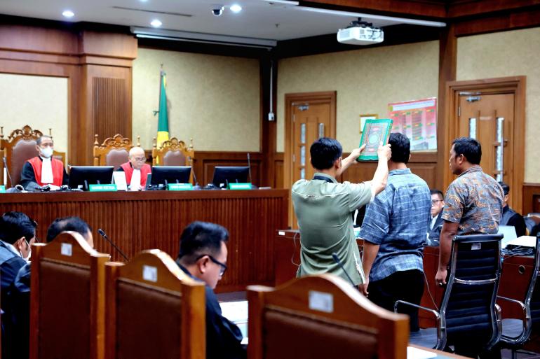 Kusnadi Sebut Harun Masiku Serahkan Uang Untuk Donny Tri dan Saeful Bahri