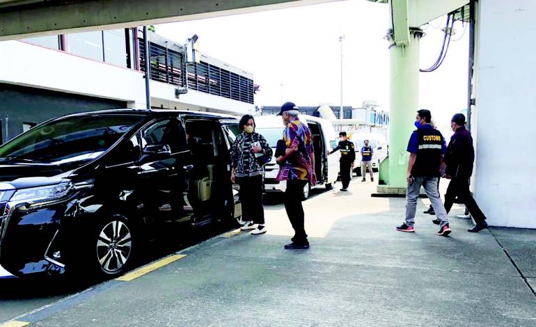 Dijemput Alphard Sampai Depan Pesawat Sri Mulyani Disorot Warganet