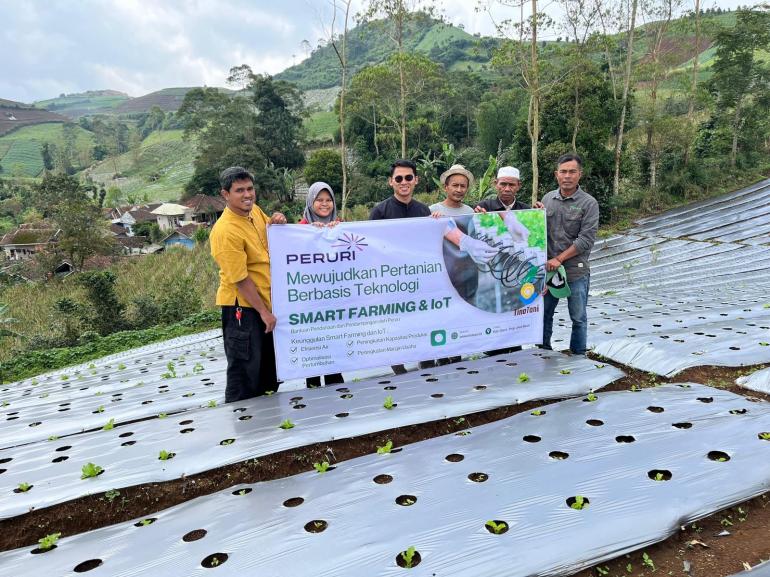 Dongkrak Produktivitas Petani Di Garut, PERURI Terapkan Teknologi Smart Farming