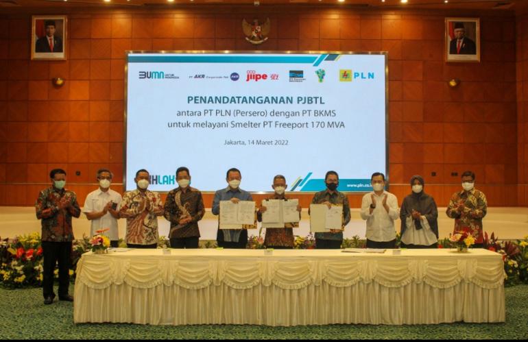 Dukung Hilirisasi Mineral PLN Pasok Listrik 170 MVA ke Smelter Freeport Indonesia
