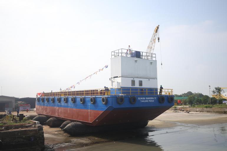 Dukung Hulu Migas, Elnusa Trans Samudera Resmikan Hopper Barge Elnusa Samudra 11