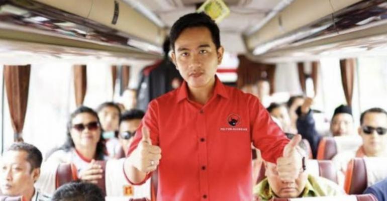 Gibran Difitnah Lumpah Total