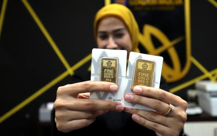 Harga Emas Antam Hari Ini 4 Mei 2025, Apakah Naik Atau Turun? Ini Info Terbaru