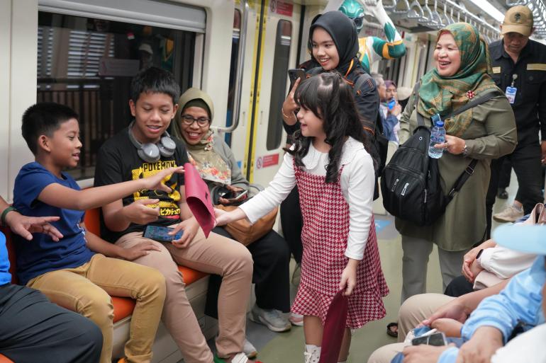Hari Anak Nasional, LRT Jabodebek Gelar Kegiatan Edukatif Di Kalangan Generasi
