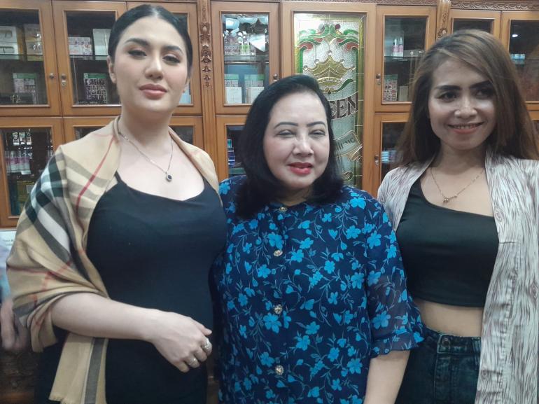Inem Pelayan Seksi Cs Rawat Kecantikan Di Klinik Queen