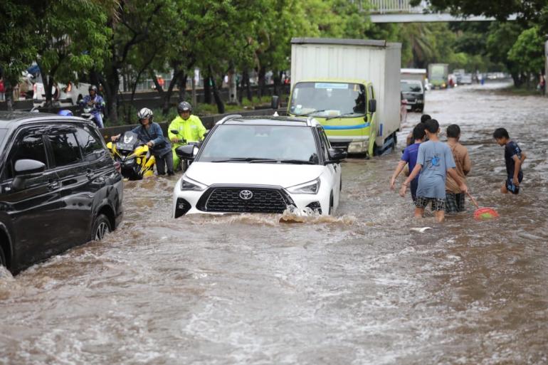 Jakarta Dikepung Banjir