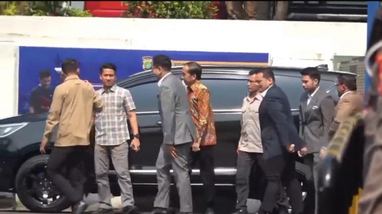Jokowi Tiba Di Polda Metro Jaya, Laporkan Tuduhan Ijazah Palsu