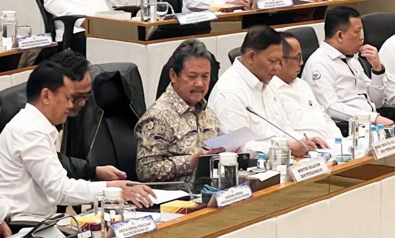 Kabar Terbaru Kasus Pagar Laut Trenggono Denda Kades Kohod 48 M