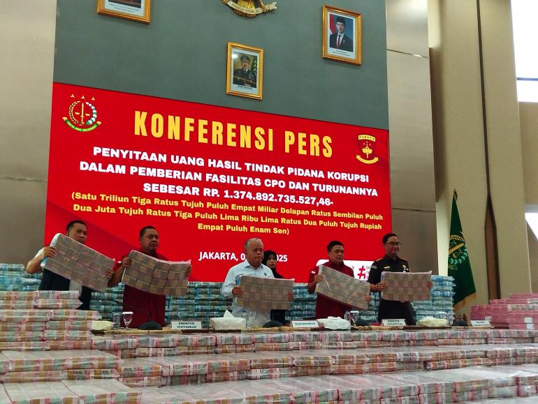 Kejagung Sita Rp 1,3 Triliun dari Musim Mas Group dan Permata Hijau Group