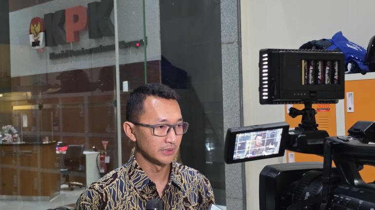 Kasus Kuota Haji Khusus Kpk Minta Keterangan Khalid Basalamah