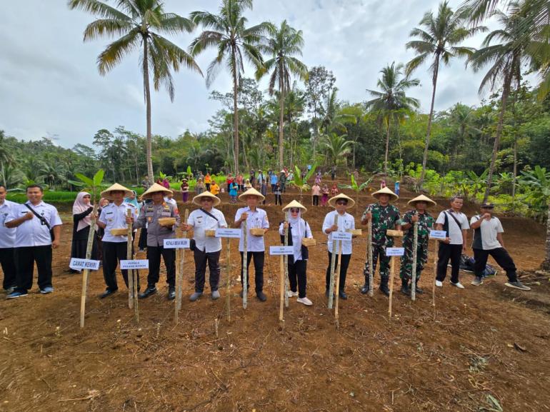 Kementan Gelar Gerakan Tanam Padi Gogo di Kabupaten Purworejo