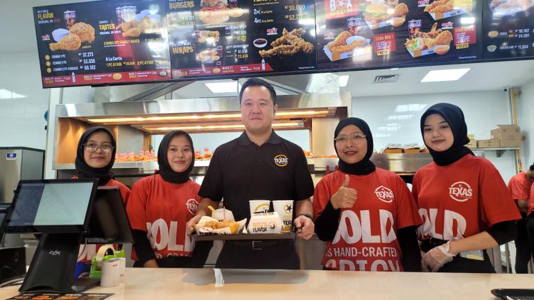 Kepakkan Sayap, Texas Chicken Buka Gerai Ke-18 Di Bandung