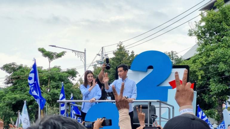 Prabowo-Gibran Disambut Meriah Ribuan Pendukung