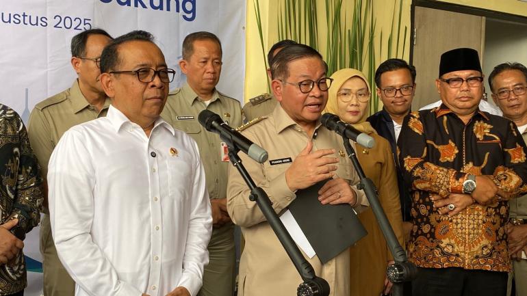 Kurangi Macet Di TB Simatupang, Gubernur Pramono Pangkas Sebagian Trotoar