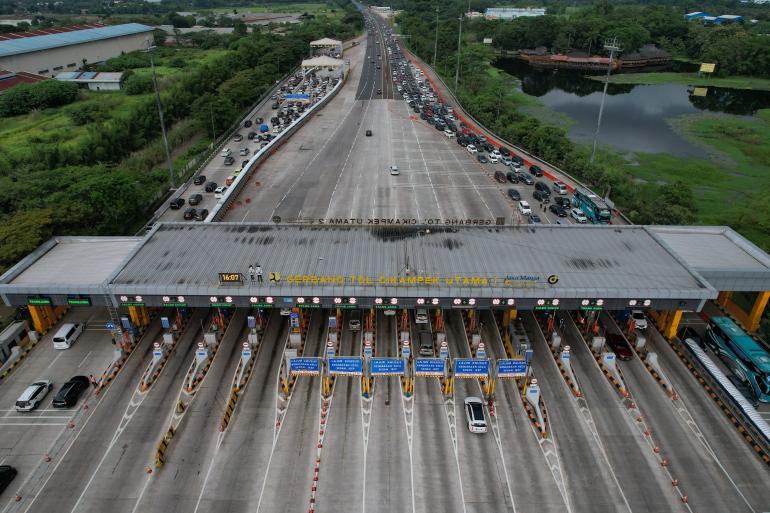 Lalin Cikampek Meningkat, Contraflow Di KM 55-65 Tol Japek Dibuka