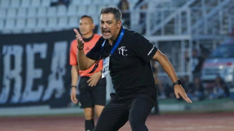 Marcos Santos Ogah Tinggalkan Arema