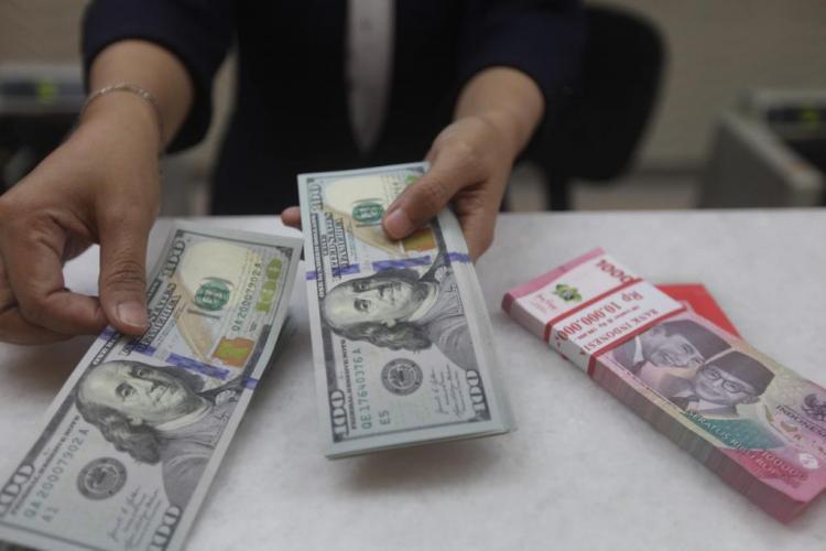 Masih Lemah, Rupiah Dibuka Di Level Rp 16.800