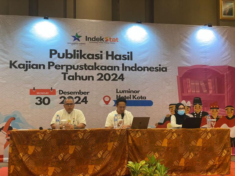 Masyarakat RI Semakin Gemar Membaca, Indeks Literasi Naik Signifikan