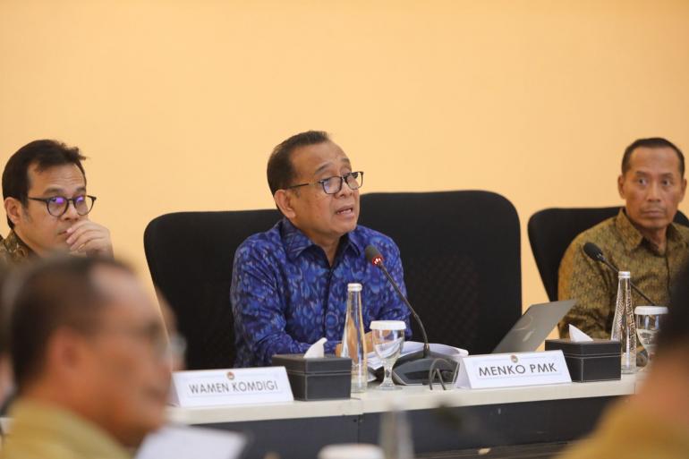 Menko PMK Tegaskan Pentingnya Kesiapan Indonesia Hadapi Disrupsi AI