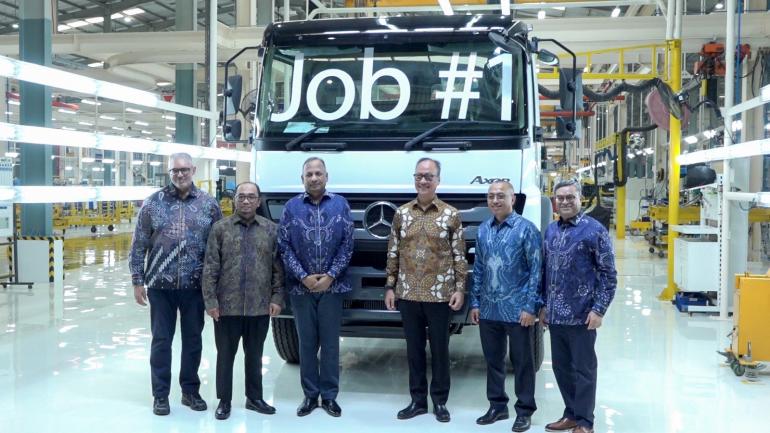 Menperin Resmikan Pabrik Mercedes, Investasi Otomotif Makin Ngegas!